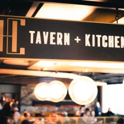 HC Tavern + 1933 Lounge by St. Elmo | Indianapolis Airport Authority